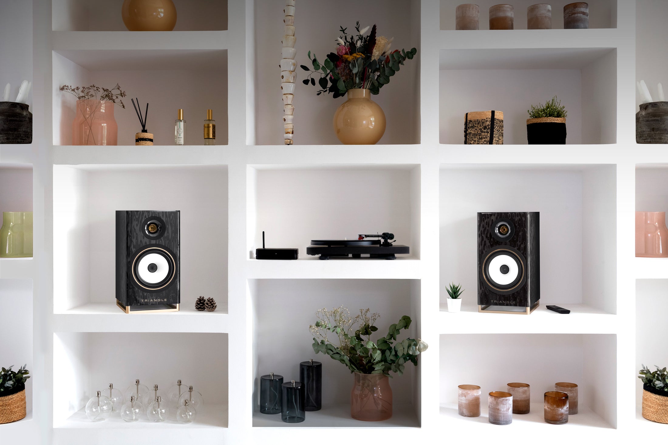 Manufacture d'Enceintes Acoustiques Haut de Gamme - TRIANGLE HIFI