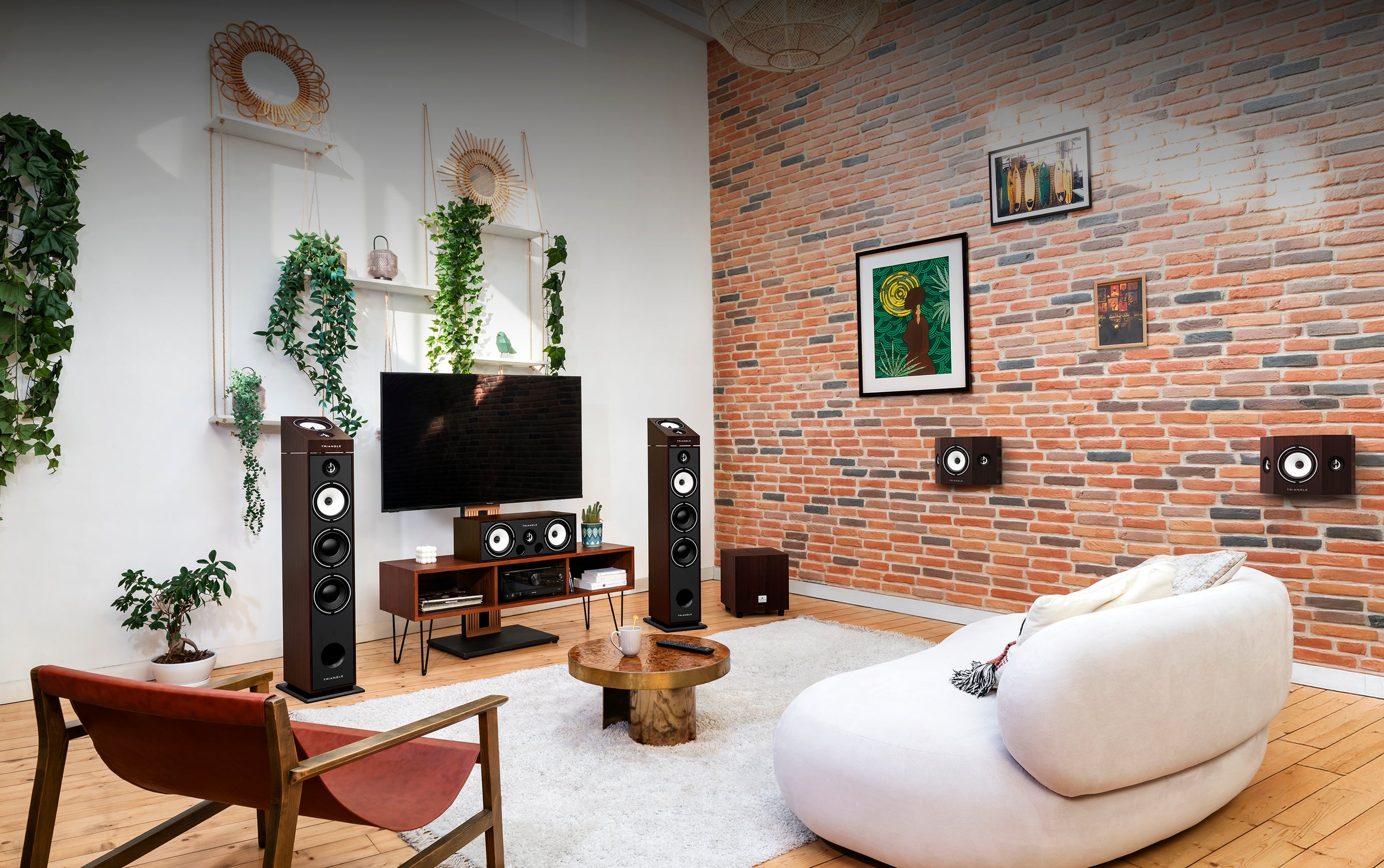 Manufacture d'Enceintes Acoustiques Haut de Gamme - TRIANGLE HIFI